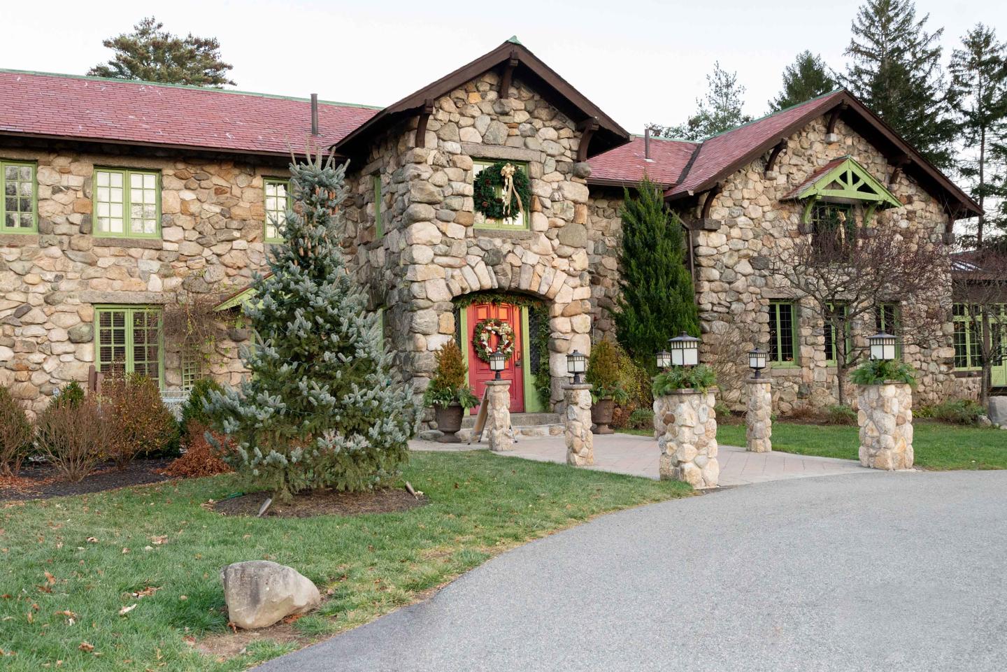 Overview | Willowdale Estate